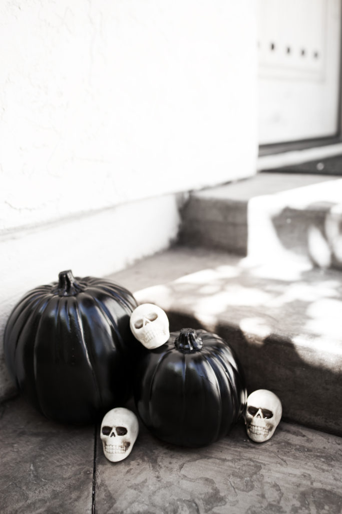 Chic DIY Black Pumpkins – Easy Halloween Upcycled Decor